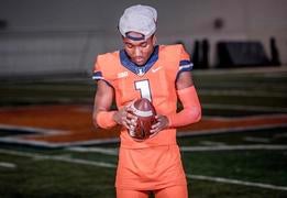 Reaction: 5-star QB commits to Illini