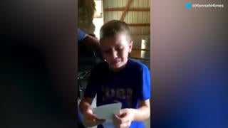 9-year-old Cubs fan cries after receiving tickets from father