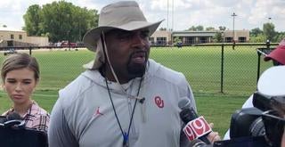 Calvin Thibodeaux using history of OU D-line to motivate guys