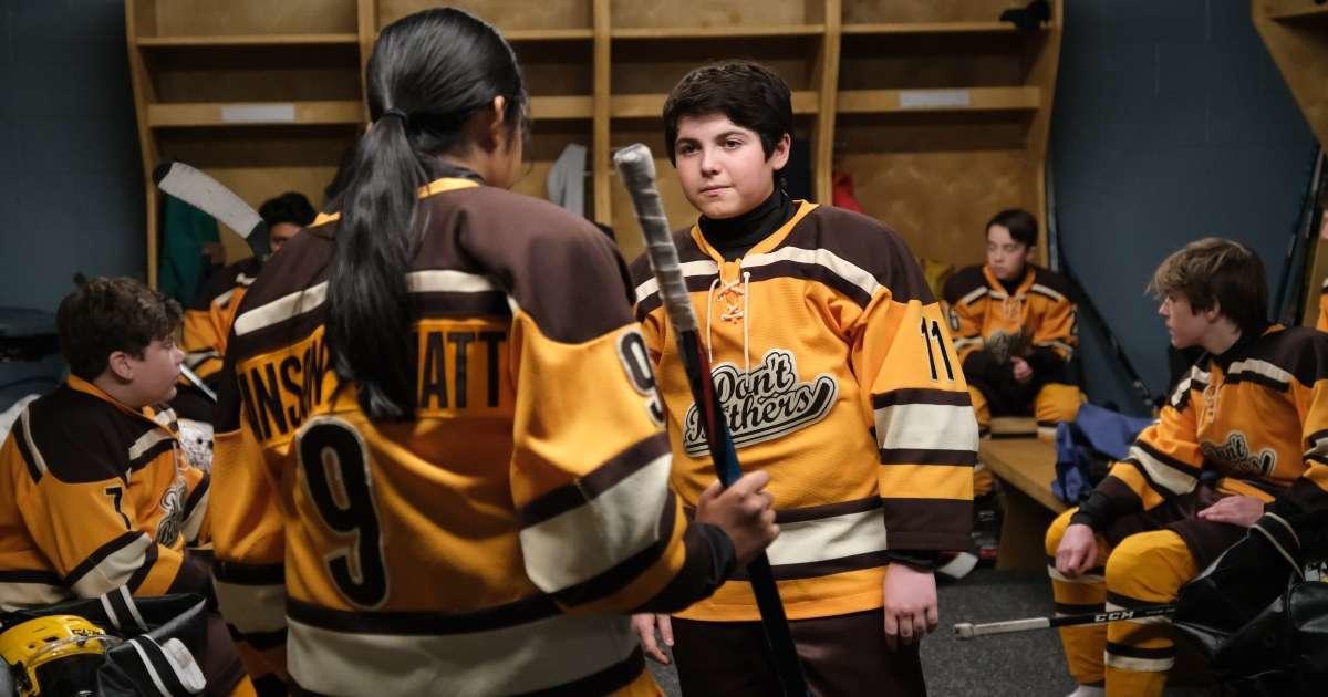 'The Mighty Ducks: Game Changers': Sofi and Evan Argue in Season Finale ...