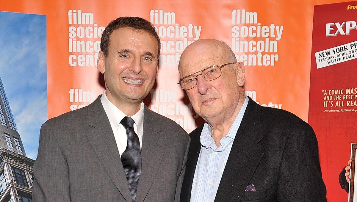 'Everybody Loves Raymond' Creator Phil Rosenthal's Father Max Dead at 95