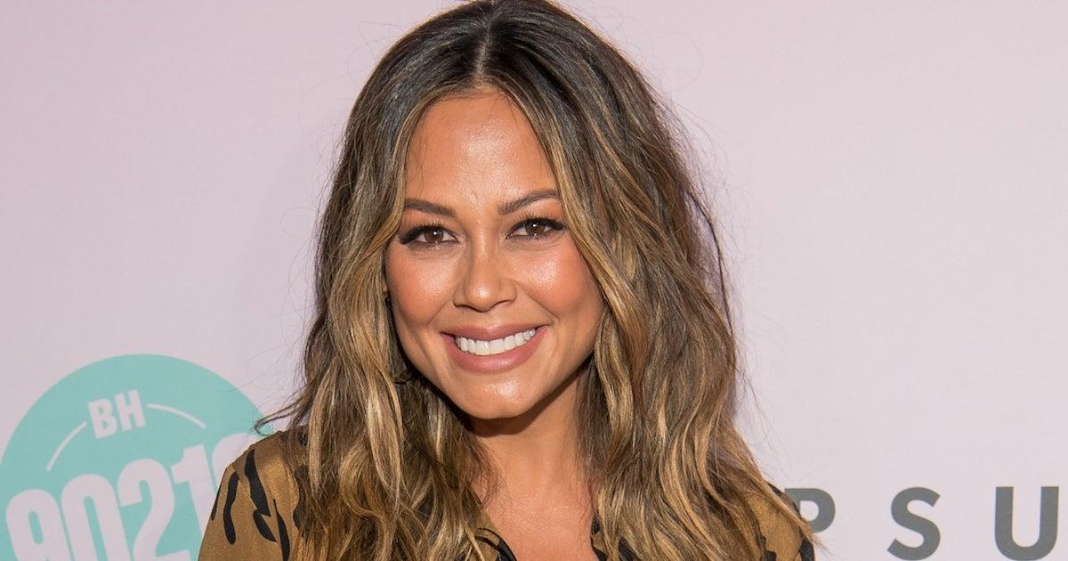 'NCIS: Hawai'i' Star Vanessa Lachey Shares Behind-the-Scenes Snap at ...