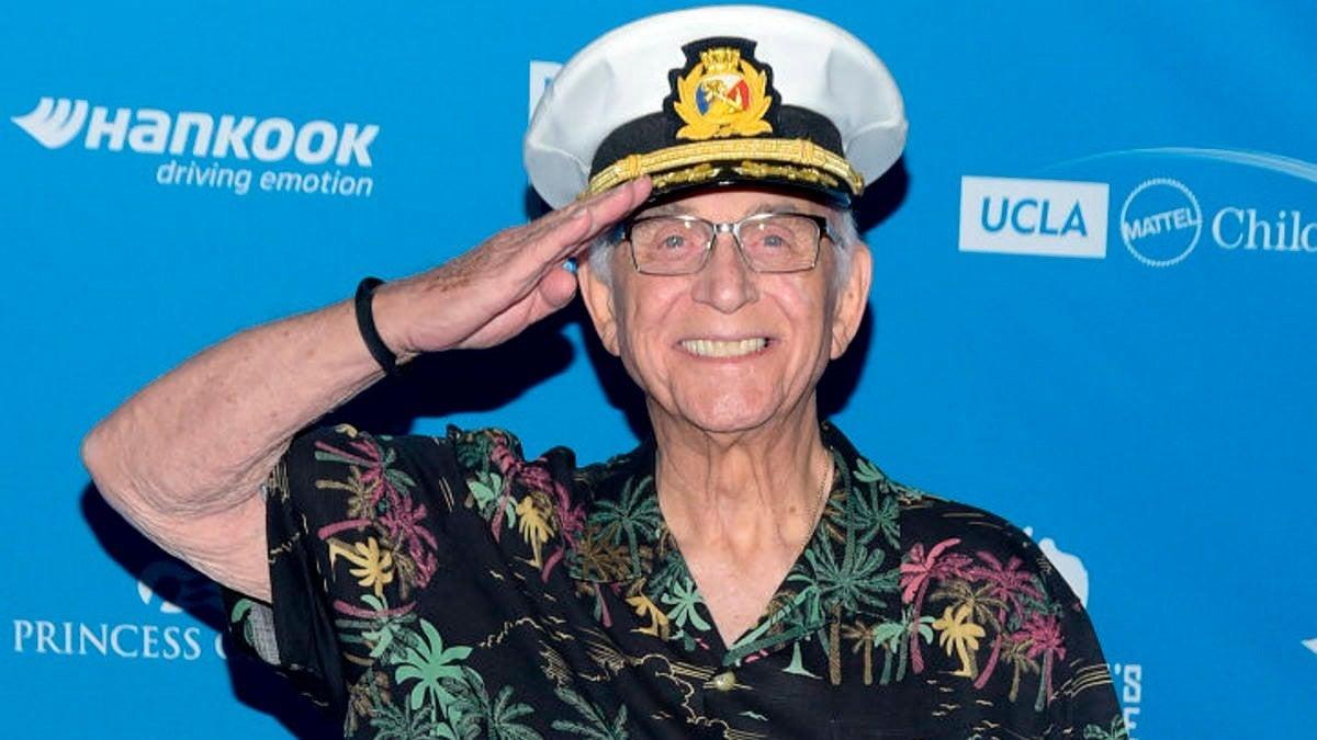 Gavin MacLeod, Love Boat's Captain Stubing, Dies at 90