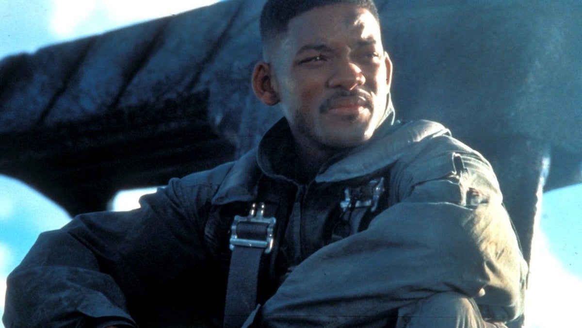 Independence Day Producer Says Studio Didn't Want to Cast Will Smith ...
