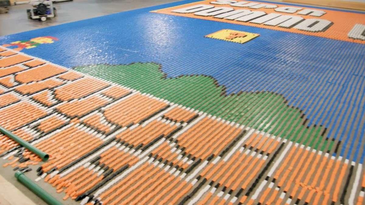Robot Creates Incredible Super Mario Bros. Mural Using 100,000 Dominoes ...