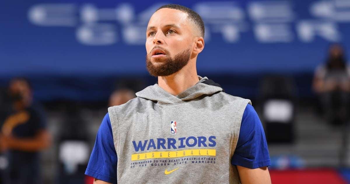 Stephen Curry Signs $215 Million Contract With Golden State Warriors