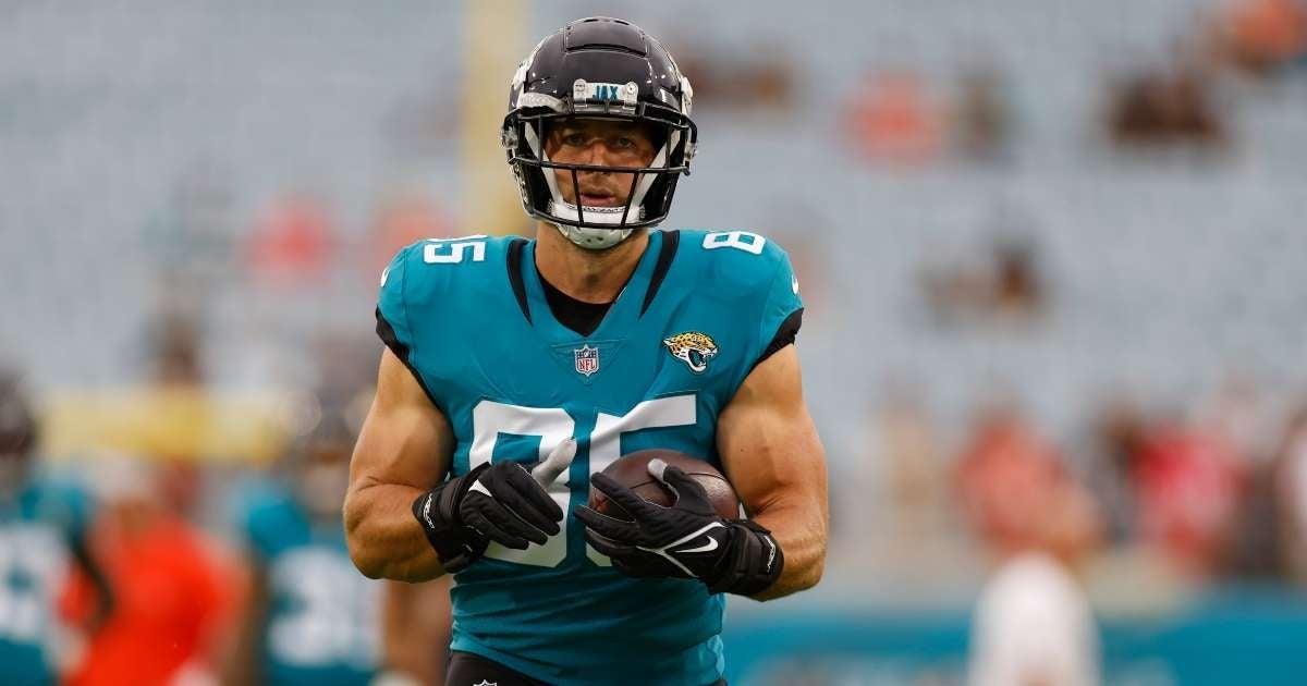 Tim Tebow's Preseason Debut Has Social Media Weighing In