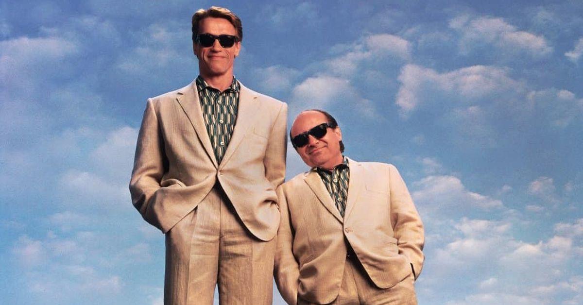 Arnold Schwarzenegger Tries To Prank Danny DeVito on Twins 2 Set and ...