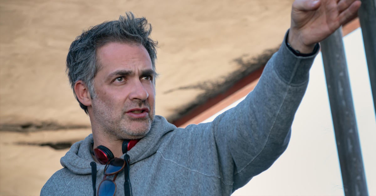 Finch Director Miguel Sapochnik on Bringing the Apocalyptic Adventure ...