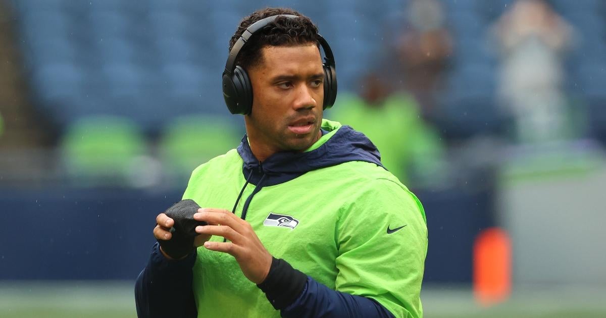 Russell Wilson Shares Major Update on Recovery From Finger Injury