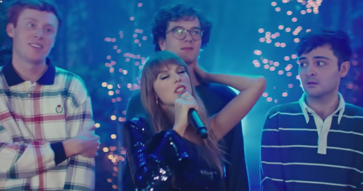 'SNL': Taylor Swift Sings About '3 Sad Virgins' in Unexpected Music Sketch