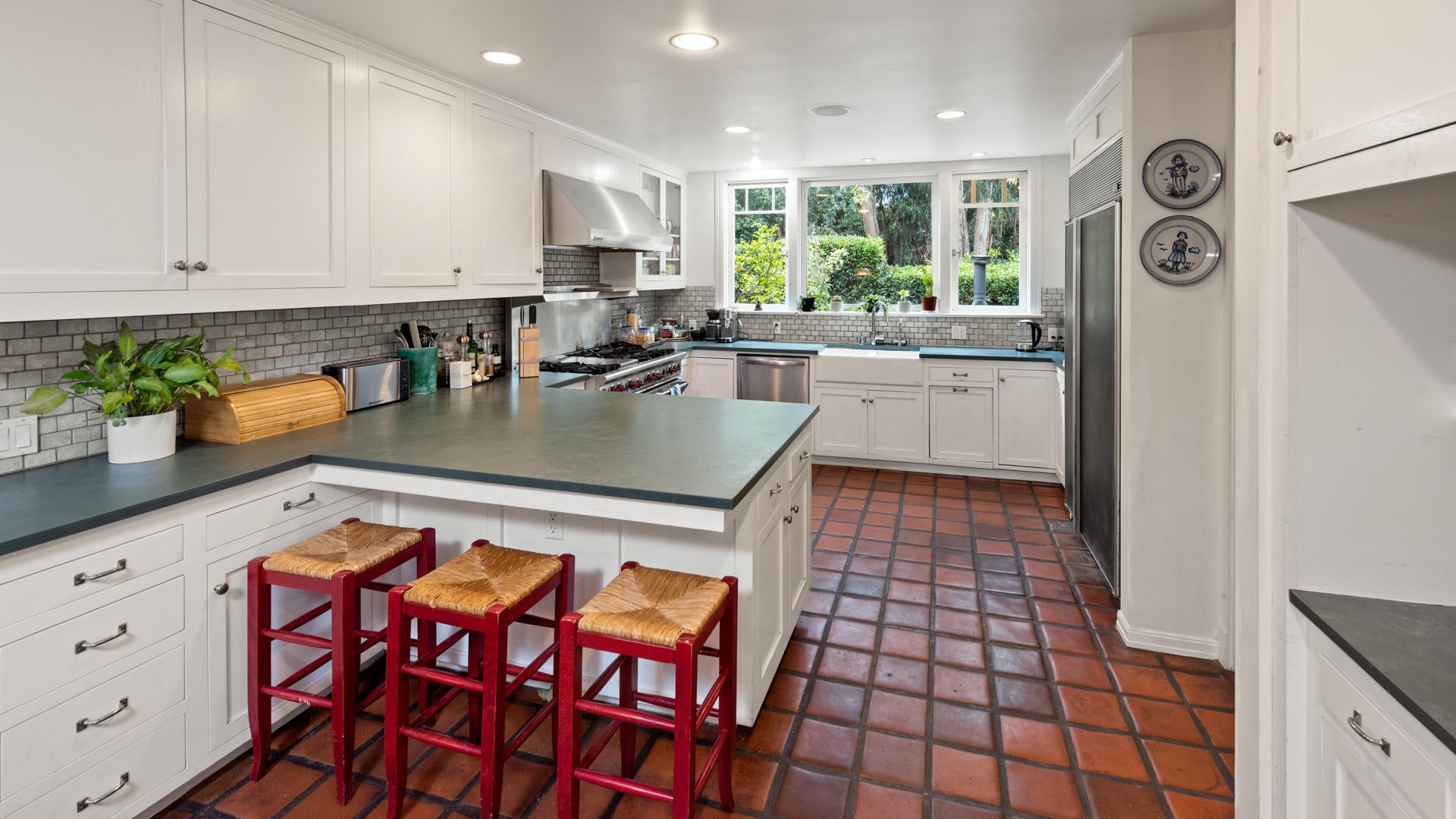 Peek Inside Arnold Schwarzenegger and Maria Shriver's Longtime $11M Home