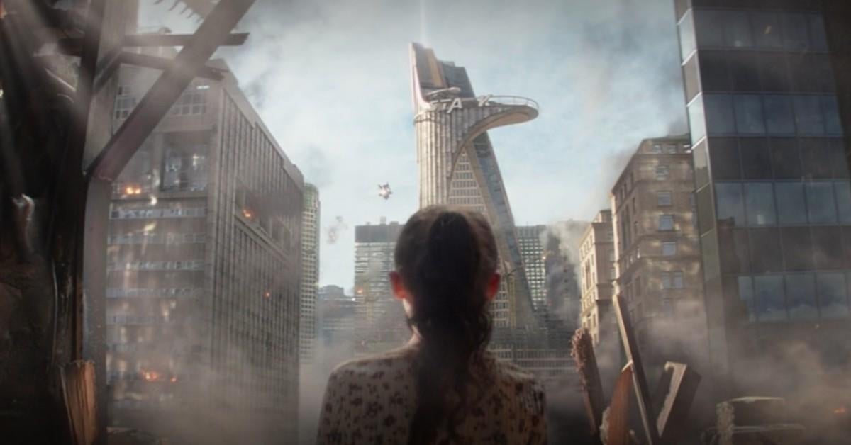 Hawkeye Fan Video Syncs Up Epic Opening Scene With Avengers Battle of ...