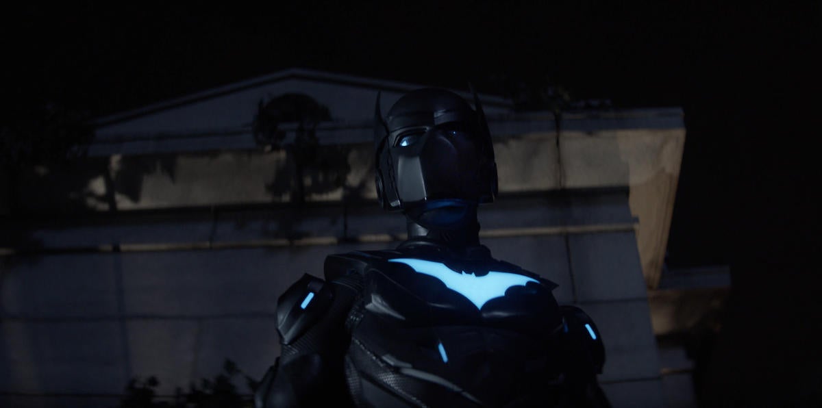 Batwoman: New Photos Reveal Surprising Character Returns