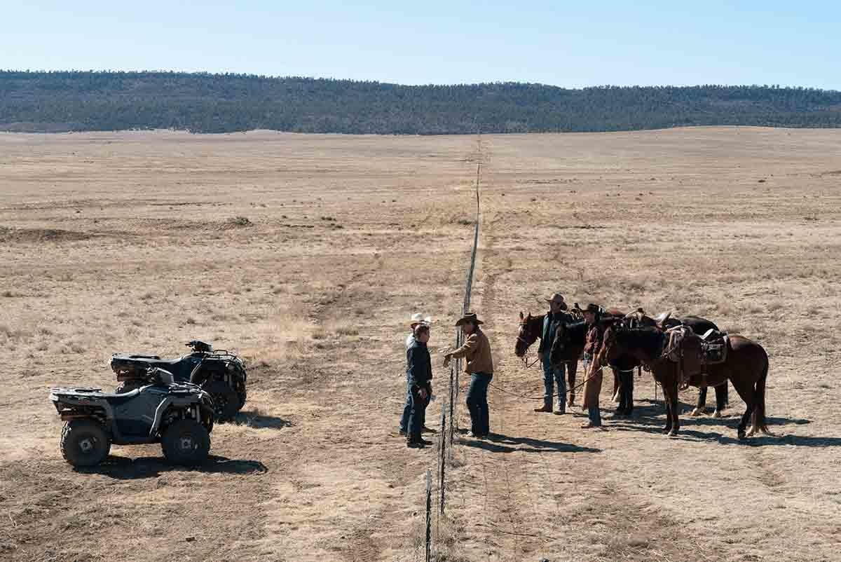 Outer Range: Josh Brolin's Prime Video Western Series Debuts First Look