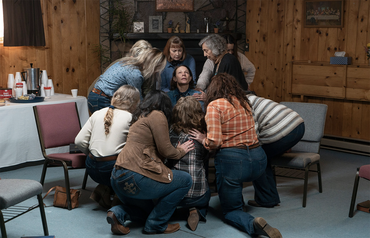 Outer Range: Josh Brolin's Prime Video Western Series Debuts First Look