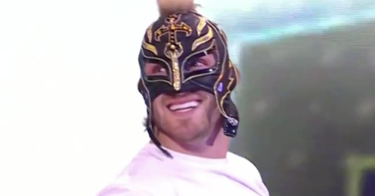 Logan Paul Arrives on WWE Raw Wearing Rey Mysterio's Stolen Luchador Mask