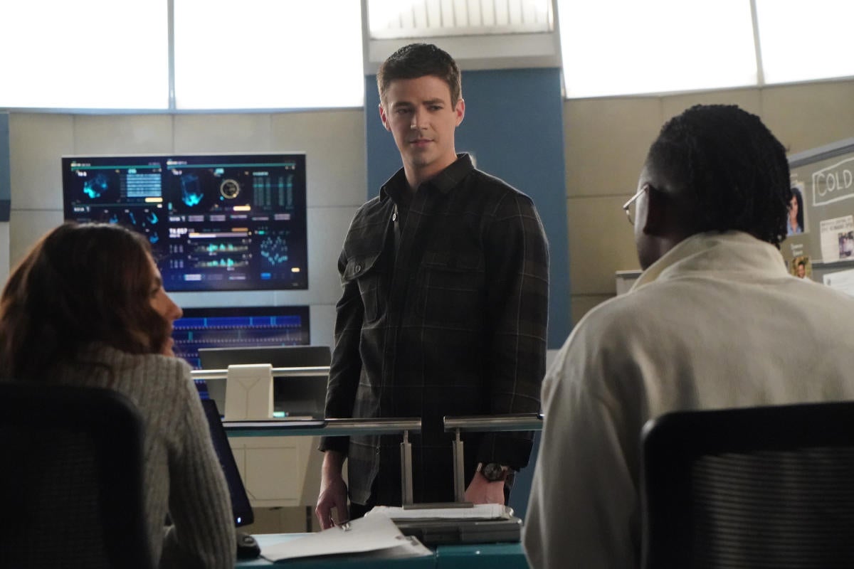 The Flash: "Death Rises" Photos Released