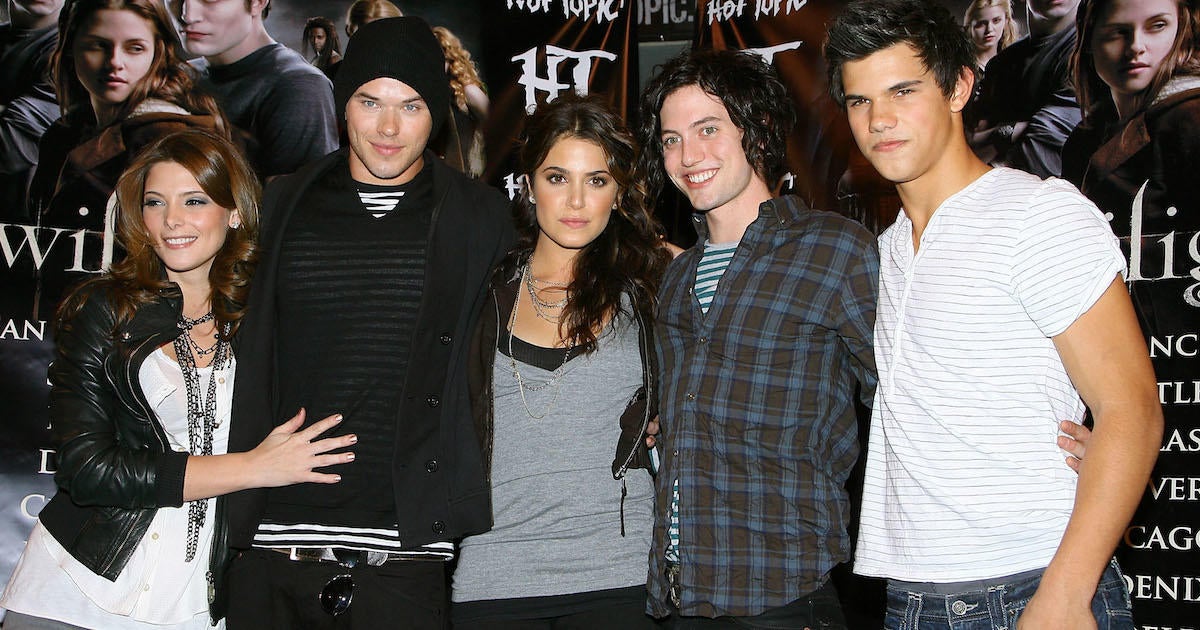 'Twilight' Star Announces Pregnancy