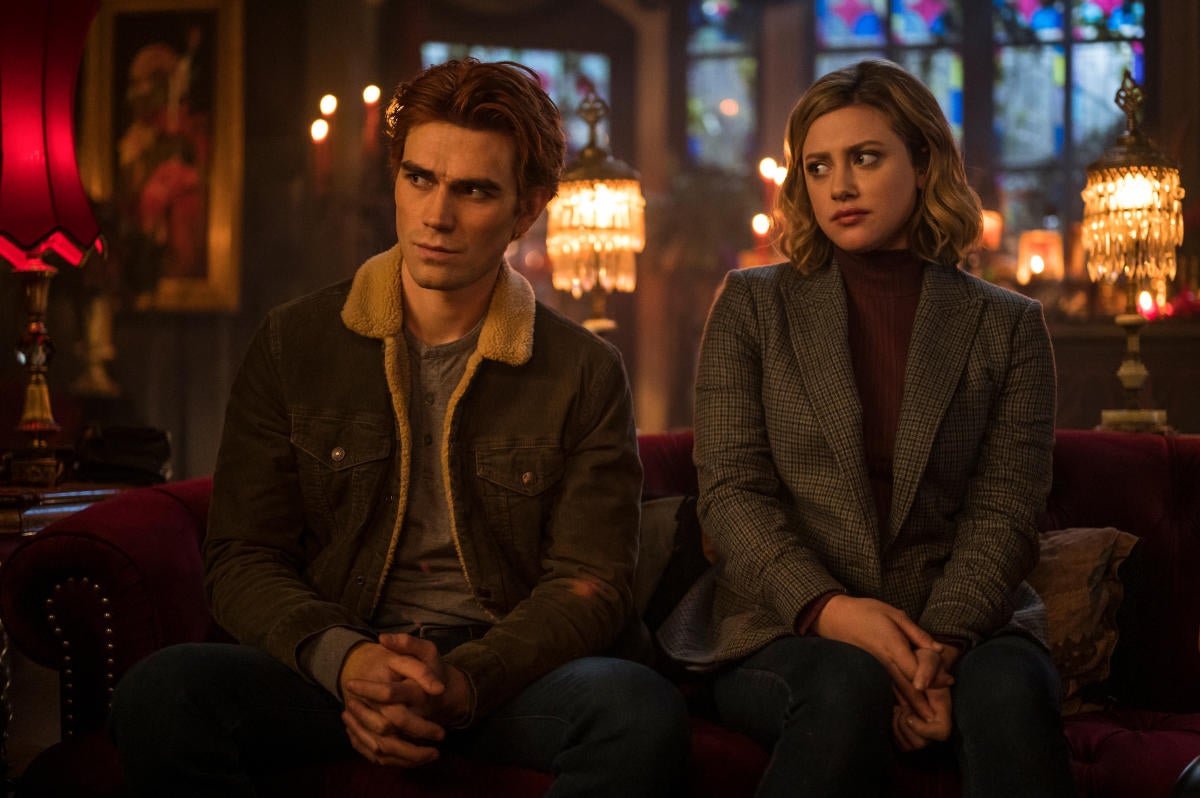 Riverdale: "Chapter One Hundred and Eight: Ex-Libris" Photos Released