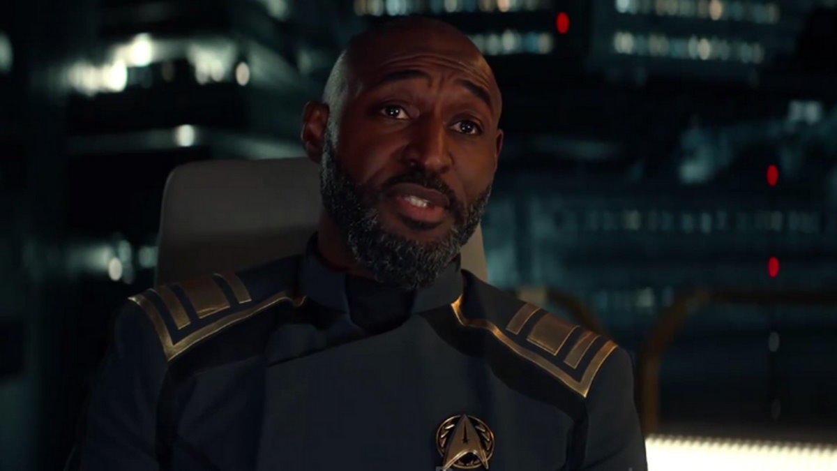 Star Trek's New Robert April Breaks Silence After Being Welcomed by ...