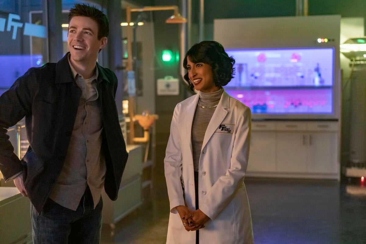 The Flash: "The Man in the Yellow Tie" Photos Released