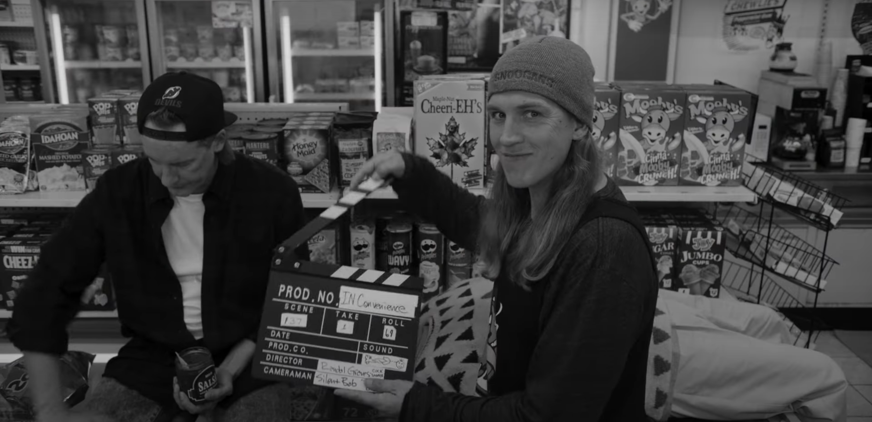 Clerks 3: Breaking Down the Trailer for Easter Eggs and View Askew ...