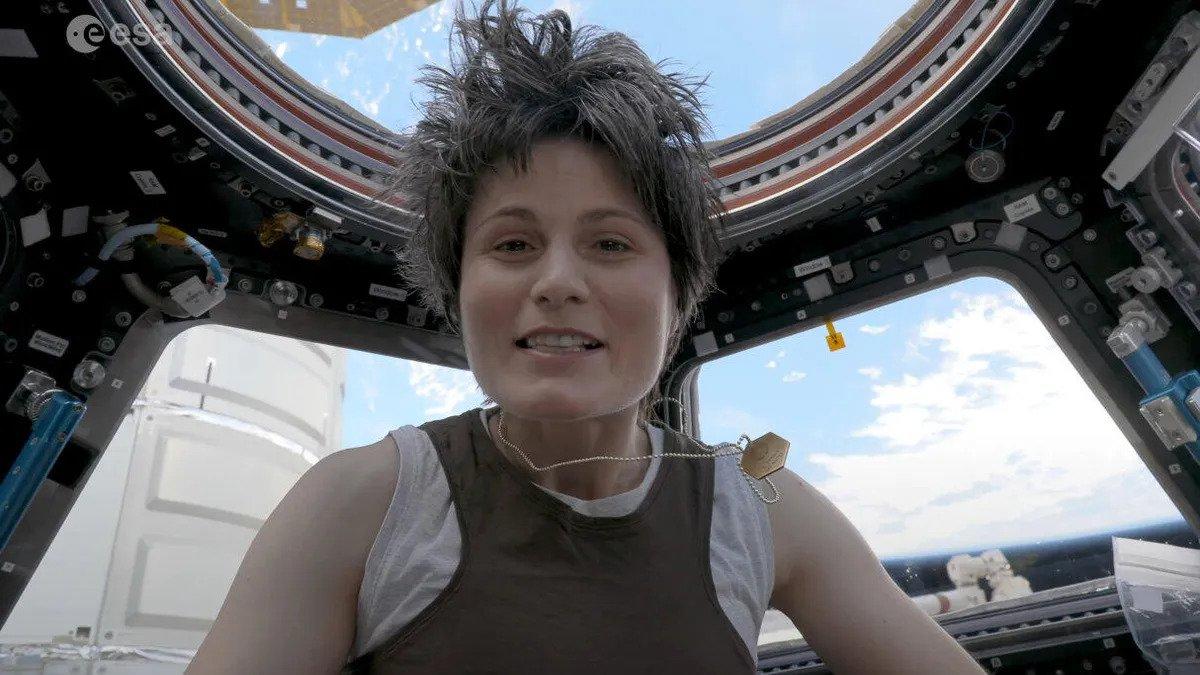 Real-life Astronaut Cosplays as Battlestar Galactica's Starbuck in Space