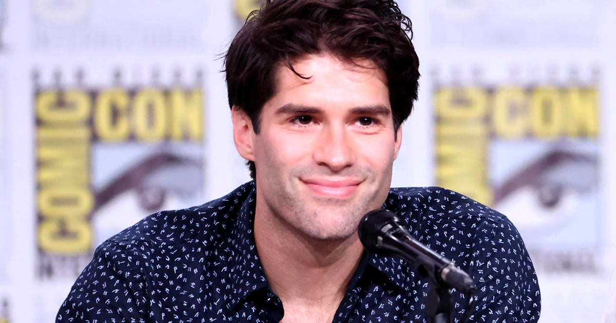 'Ghosts' Star Asher Grodman Reveals Why He Almost Never Got the Role of ...