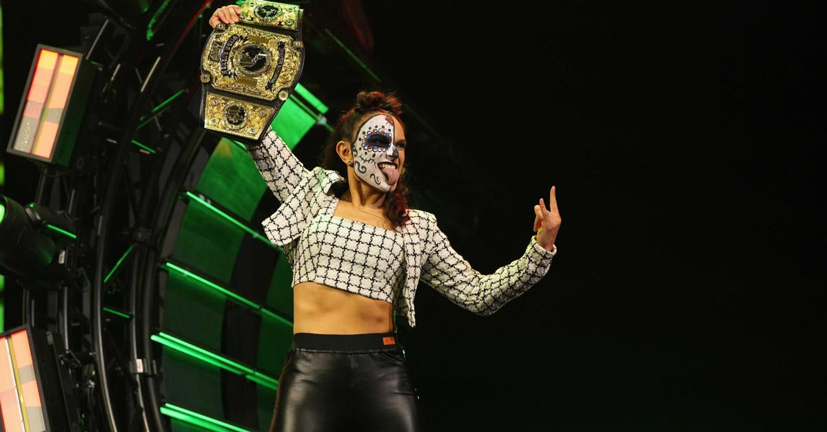 Thunder Rosa Relinquishes AEW Women's Championship, Toni Storm's Title ...