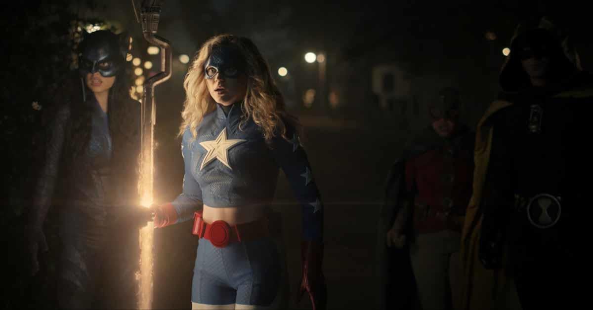 New DC's Stargirl Synopsis Teases Terrifying Battle