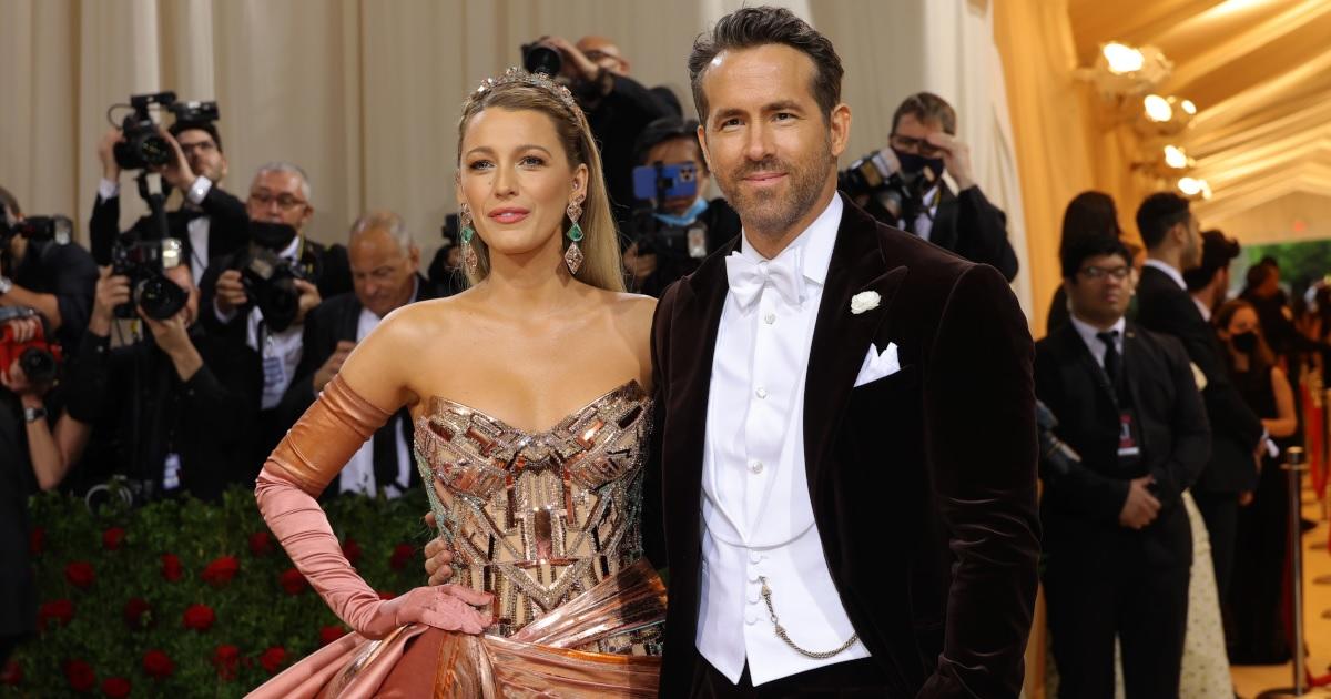 Blake Lively and Ryan Reynolds Expecting Baby No. 4, Debuts Baby Bump ...