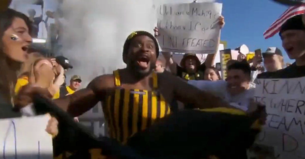 WWE: Watch Big E's Amazing Entrance on FOX College Football
