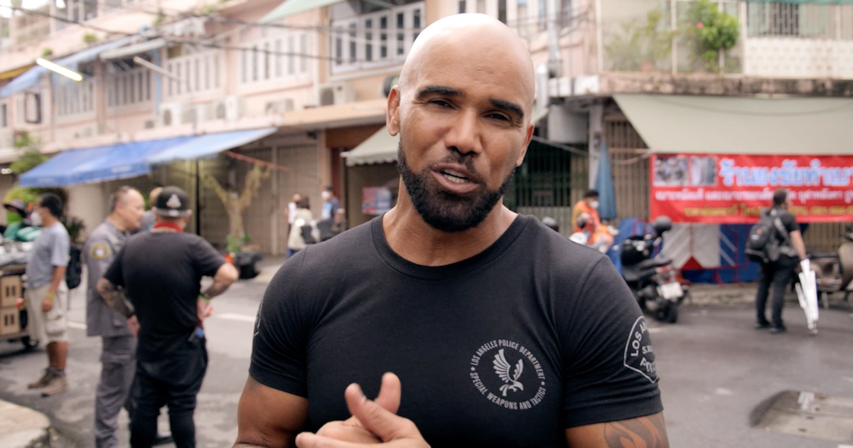 'S.W.A.T.': Watch Hodo and Deacon Discuss Crime at the Community Center ...