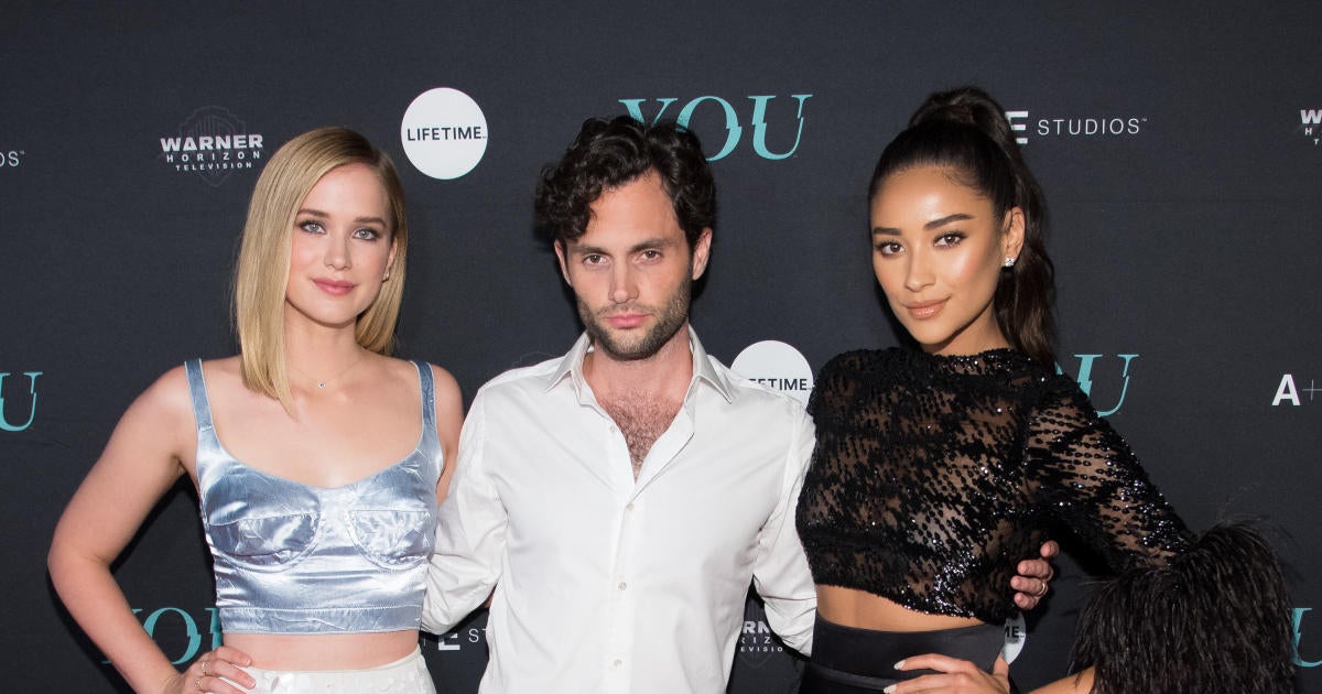 'You' Star Comes out as Bisexual