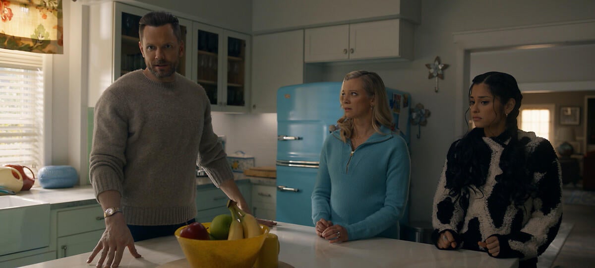 DC's Stargirl: Frenemies Chapter Ten: The Killer Photos Released