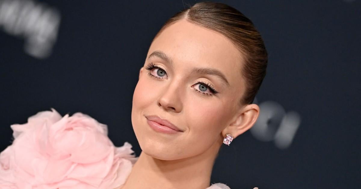 Madame Web Star Sydney Sweeny Reveals Why Her "Hot" Co-Star Made Her ...