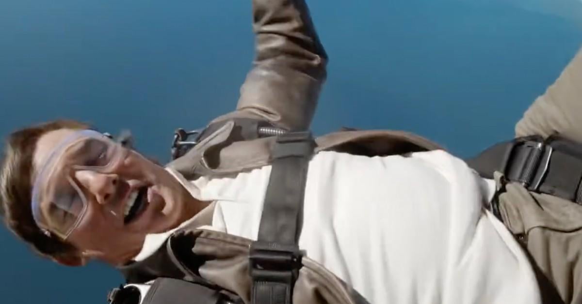 Tom Cruise Reveals Footage of Insane Skydiving Stunt for Mission ...