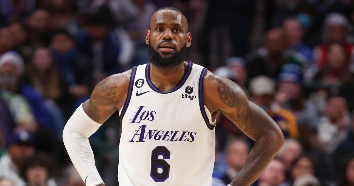 LeBron James Deletes Embarrassing Tweet Amid Lakers Woes LeBron James Deletes Embarrassing Tweet Amid Lakers Woes