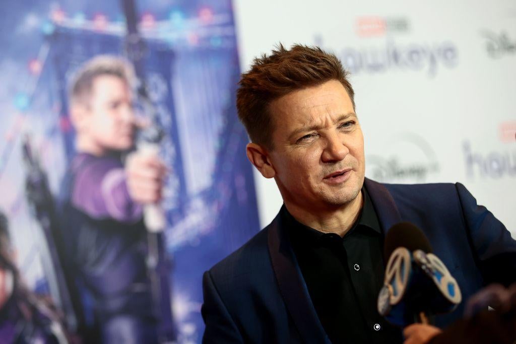 Jeremy Renner Posts New Photo Thanking ICU Team After Accident