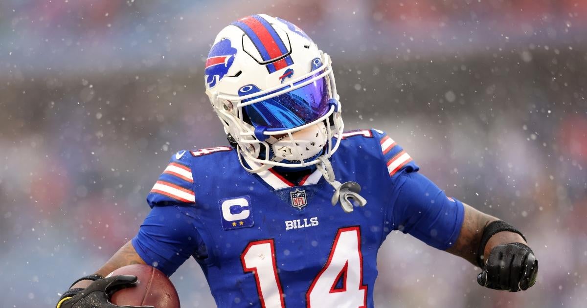 Bills WR Stefon Diggs Yells at Josh Allen, Leaves Team Locker Room ...