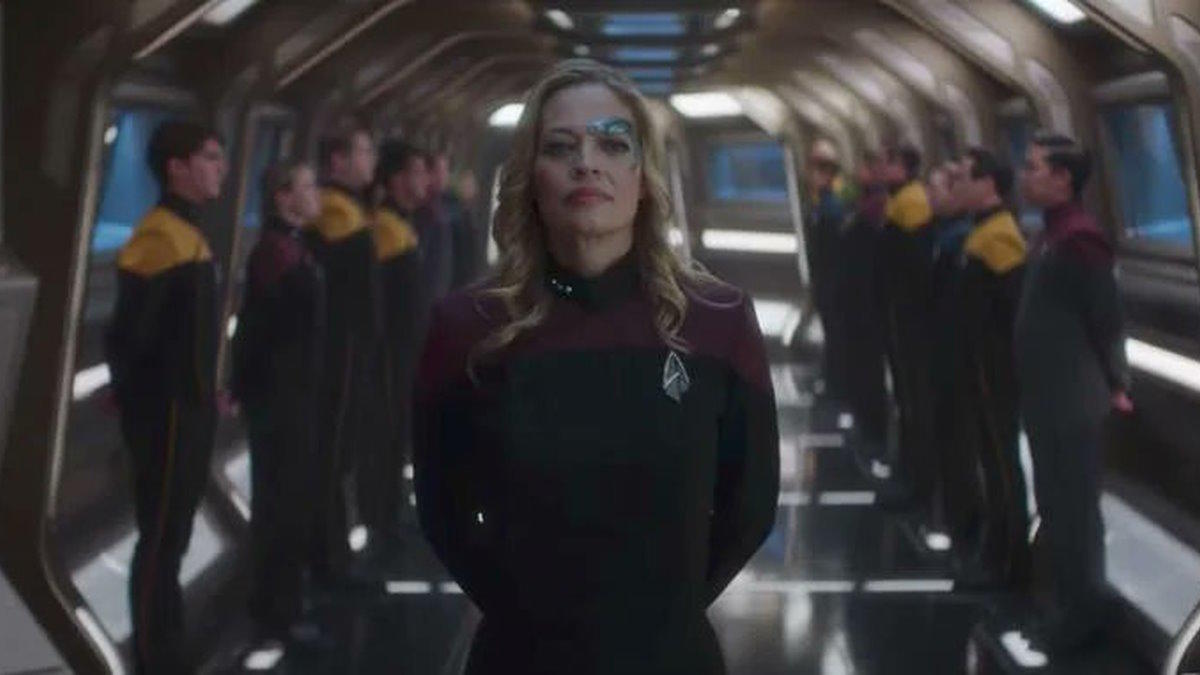 Star Trek: Picard Reveals Titan Bridge Crew