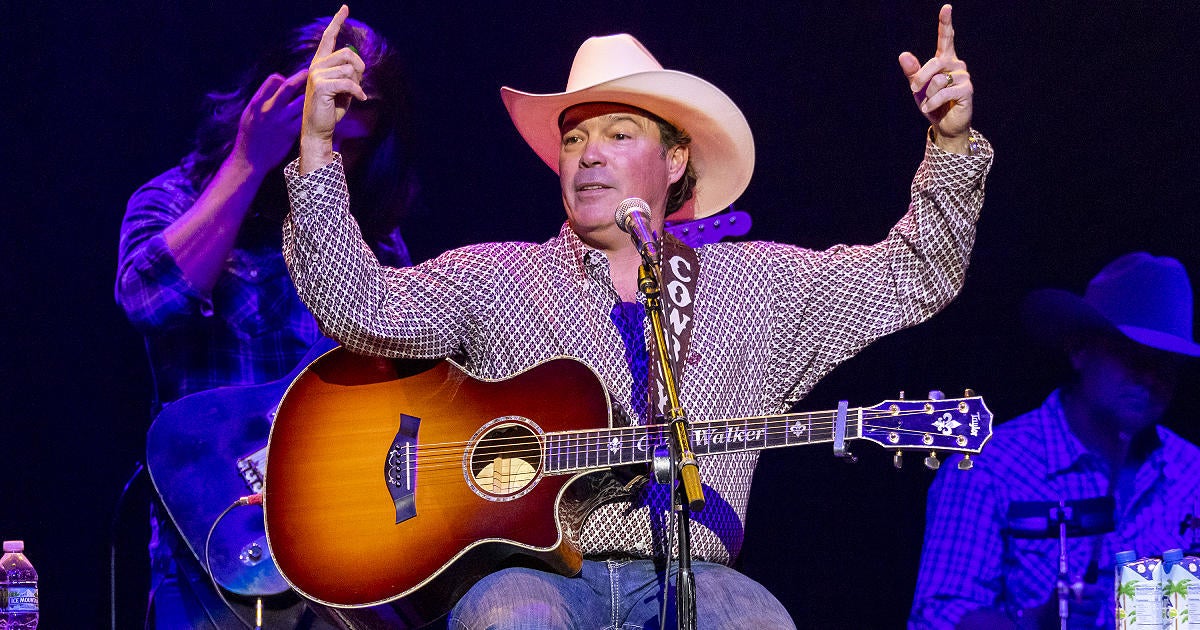 Clay Walker Caught on Camera Berating Bus Driver in Leaked Video