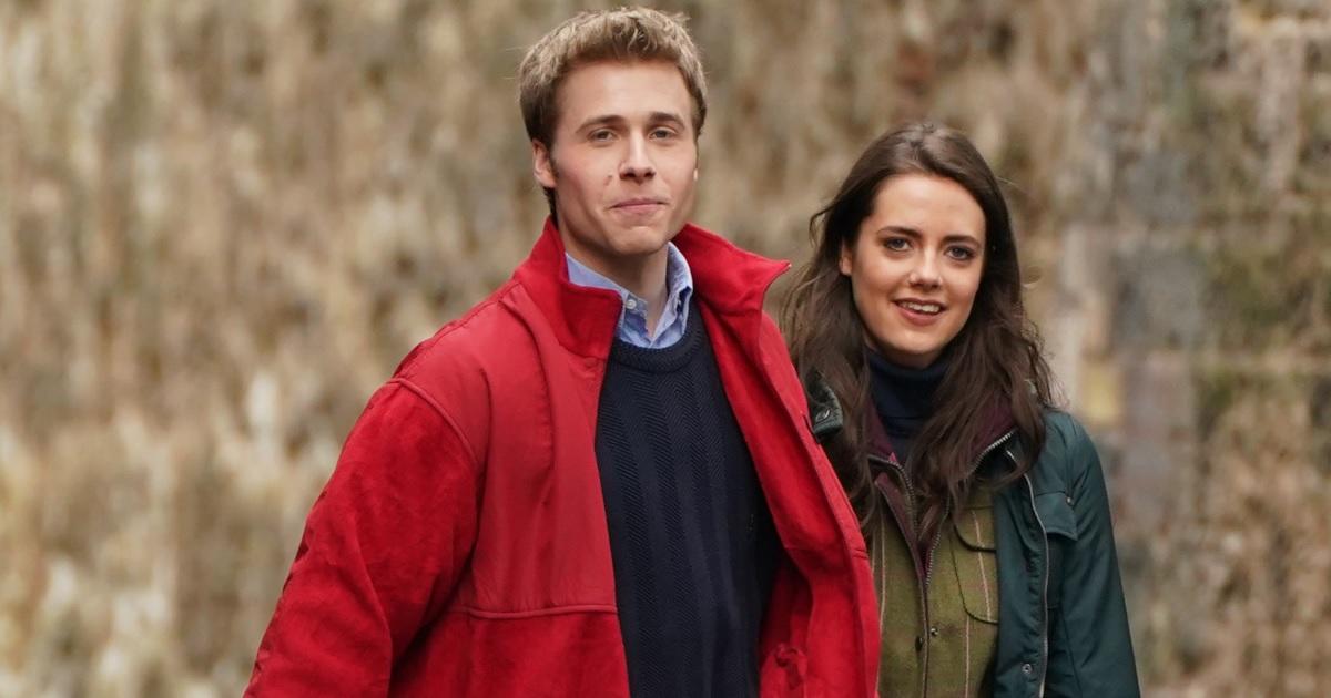 'The Crown': First Look at Kate Middleton and Prince William Actors ...