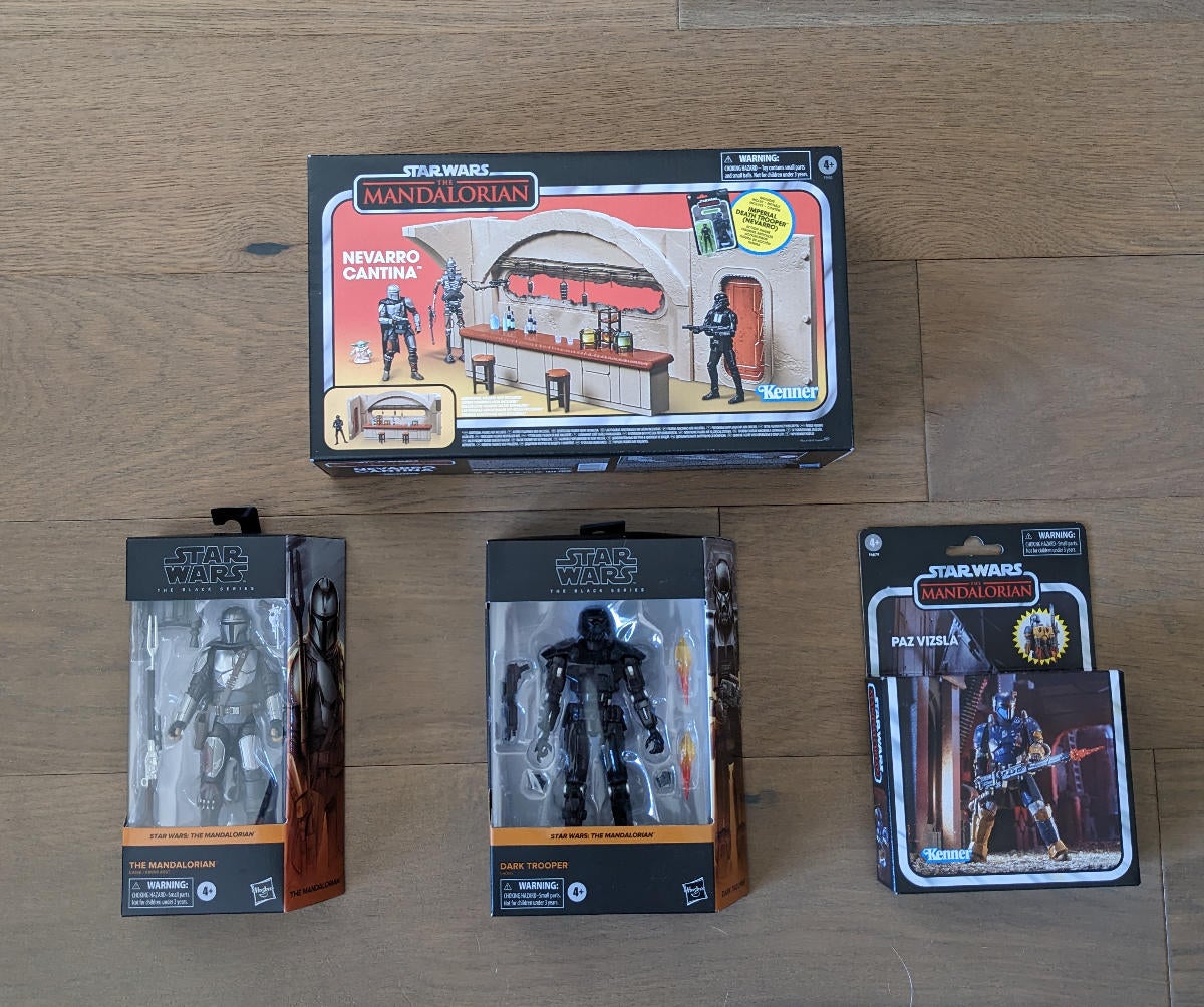 Unboxing Hasbro's Star Wars Mando Mania Mailer