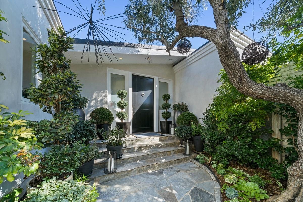 See 'Quiet Place' Couple John Krasinski and Emily Blunt's $6M Hollywood ...