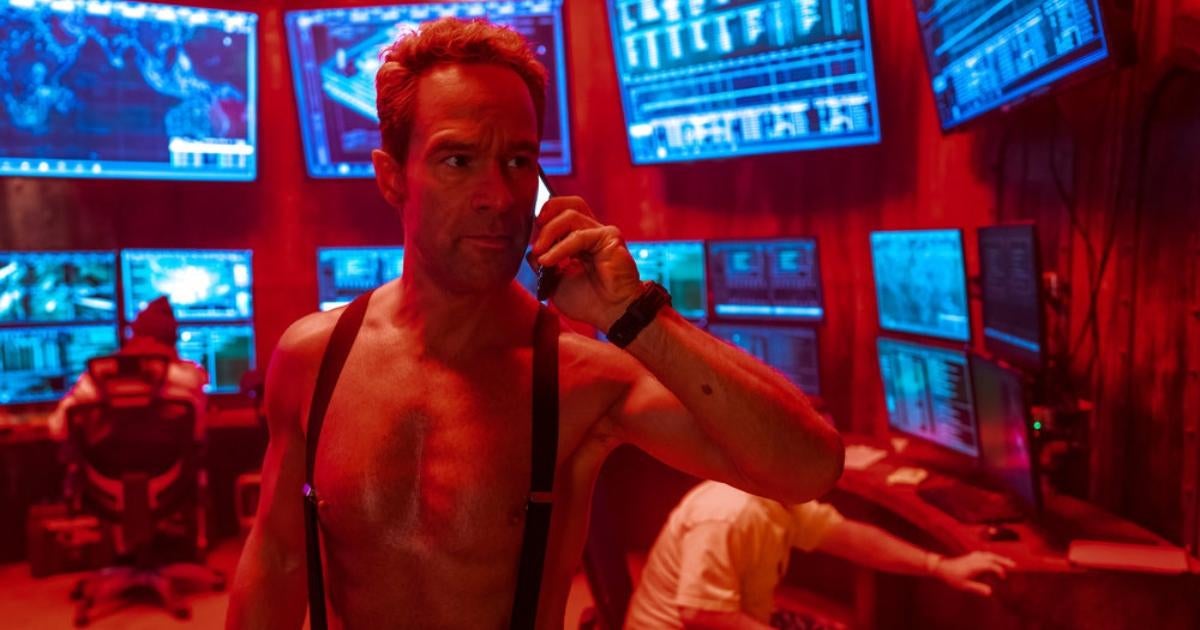 'Mrs. Davis' Star Chris Diamantopoulos on His 'Awesome' Character in ...