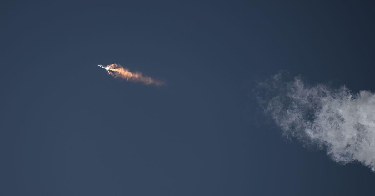 Spacexs Starship Explodes Minutes After Liftoff