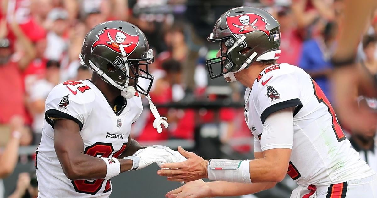 Antonio Brown Blames Tom Brady for NFL Exit