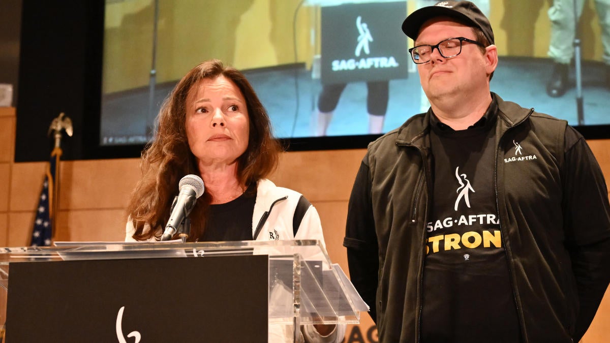 SAG-AFTRA President Fran Drescher Hopes Audiences Realize Why Strike Is ...